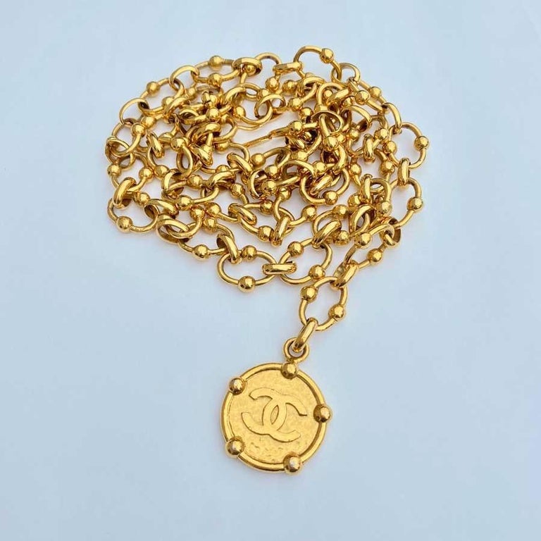 Chanel Iconic Vintage Golden Chain Belt with CC symbol at 1stDibs