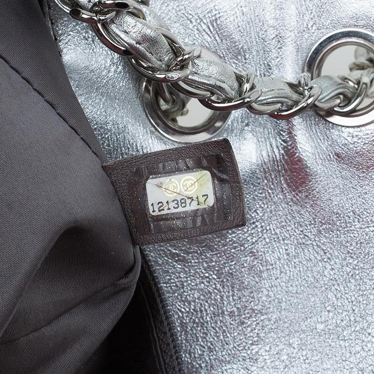 Chanel Metallic Silver Leather CC Cutout Flap Handbag For Sale at 1stDibs