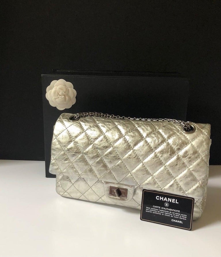 CHANEL Metallic Silver Maxi 2.55 Reissue Double Flap Bag 228 Size 2006 ...