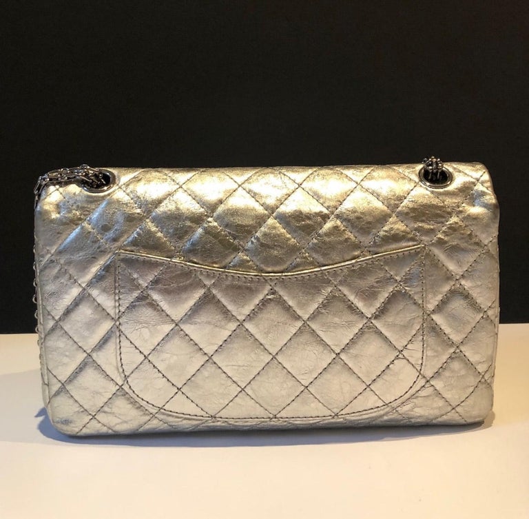 CHANEL Metallic Silver Maxi 2.55 Reissue Double Flap Bag 228 Size 2006 ...