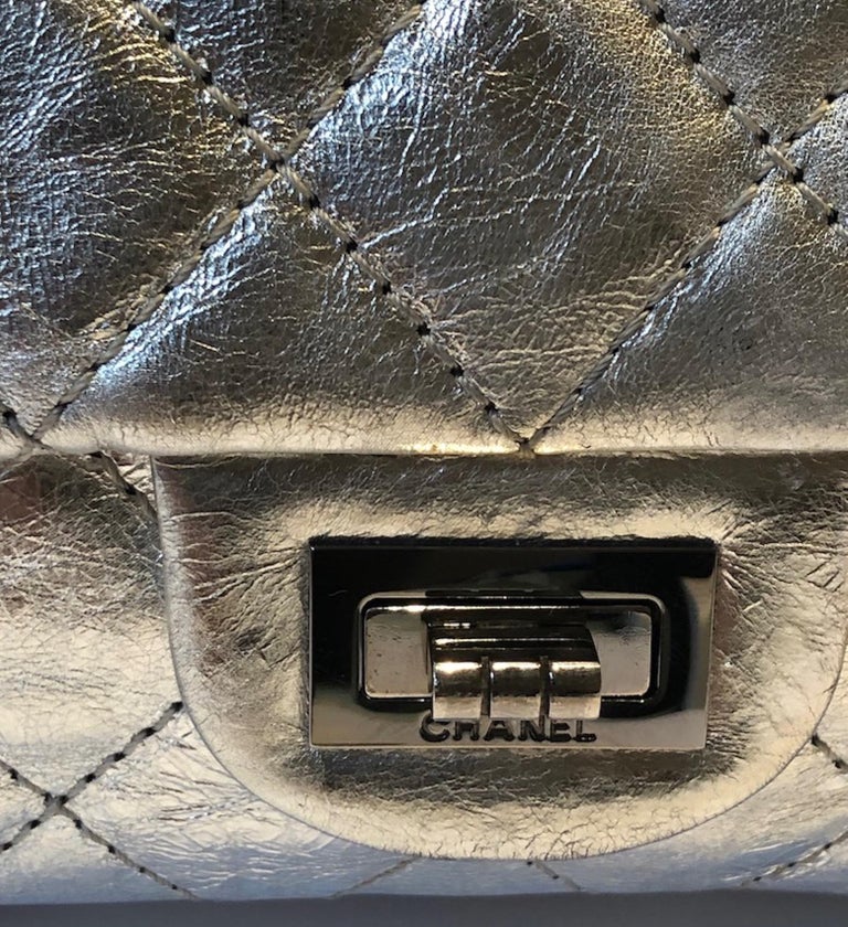 CHANEL Metallic Silver Maxi 2.55 Reissue Double Flap Bag 228 Size 2006 ...