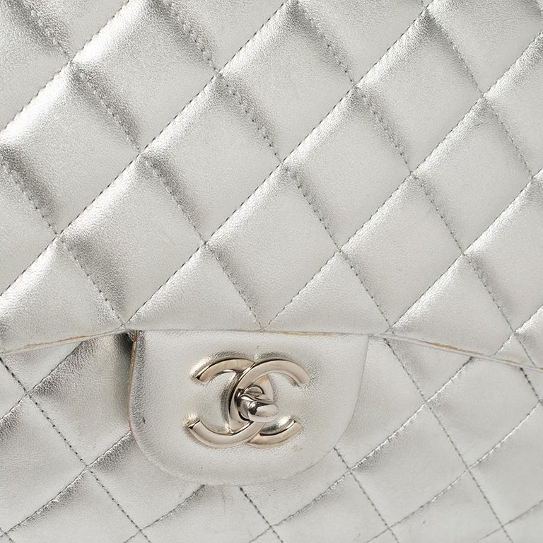 Chanel Metallic Silver Quilted Leather Maxi Classic Single Flap Bag at ...