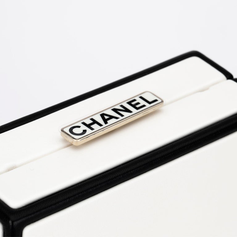 Chanel Minaudière Limited Edition White and Black Chanel No.5 Perfume ...