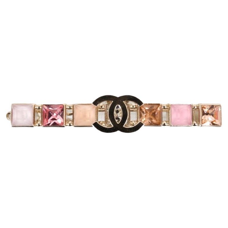 CHANEL MULTI GEMME CC LOGO Barrette à cheveux En vente sur 1stDibs