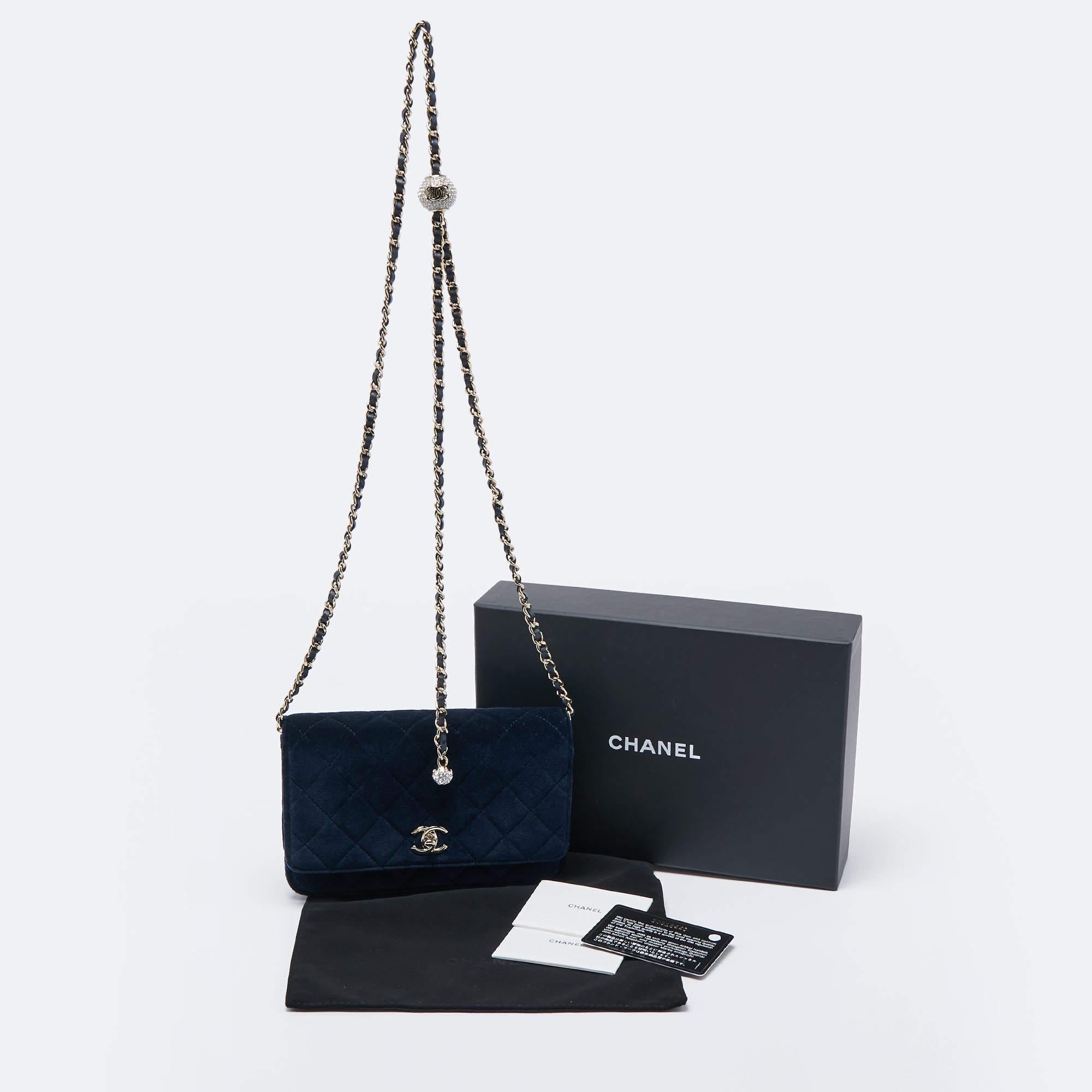 Chanel Navy Blue Quilted Velvet Pearl Crush Wallet on Chain For Sale at ...
