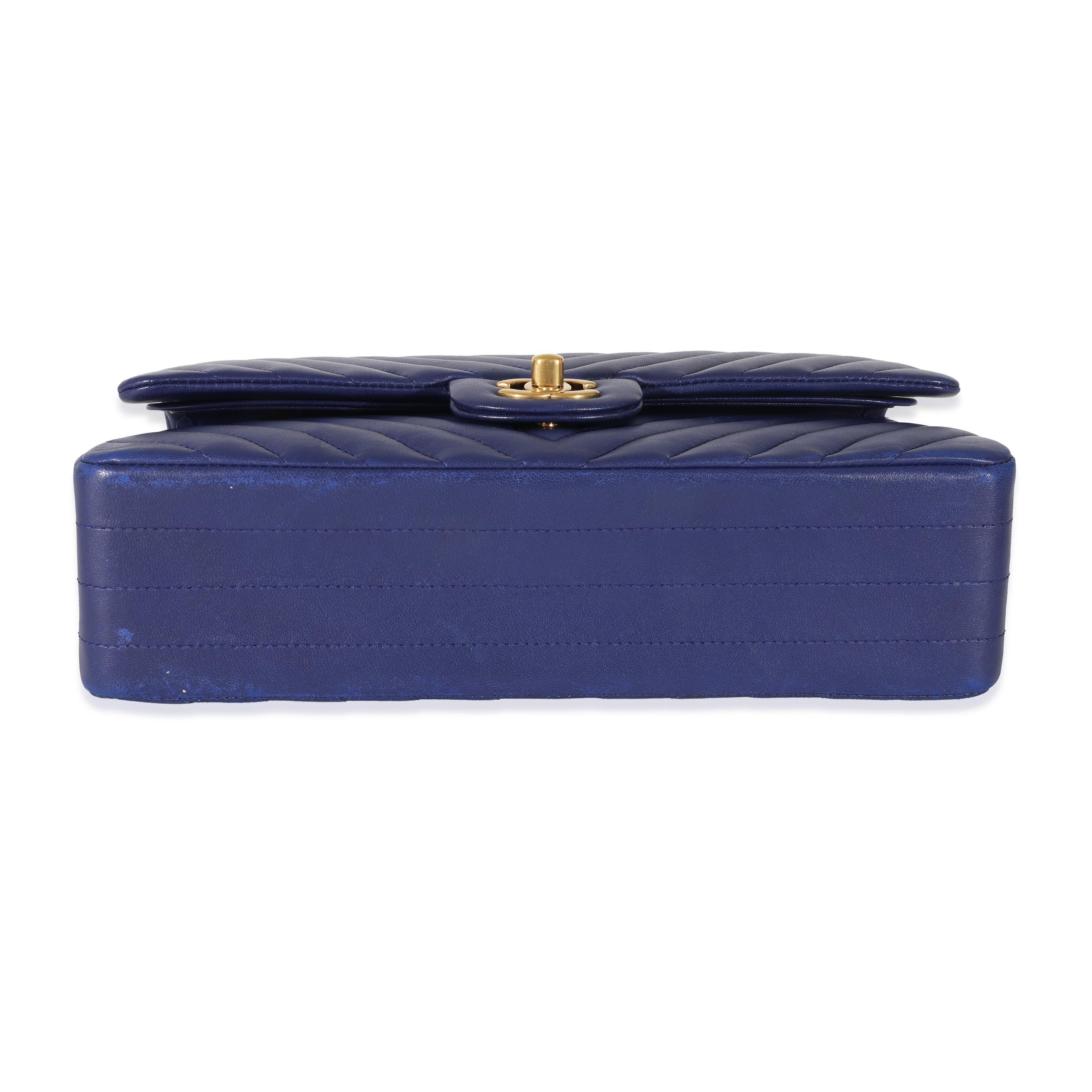 Chanel Navy Chevron Medium Classic Double Flap For Sale at 1stDibs