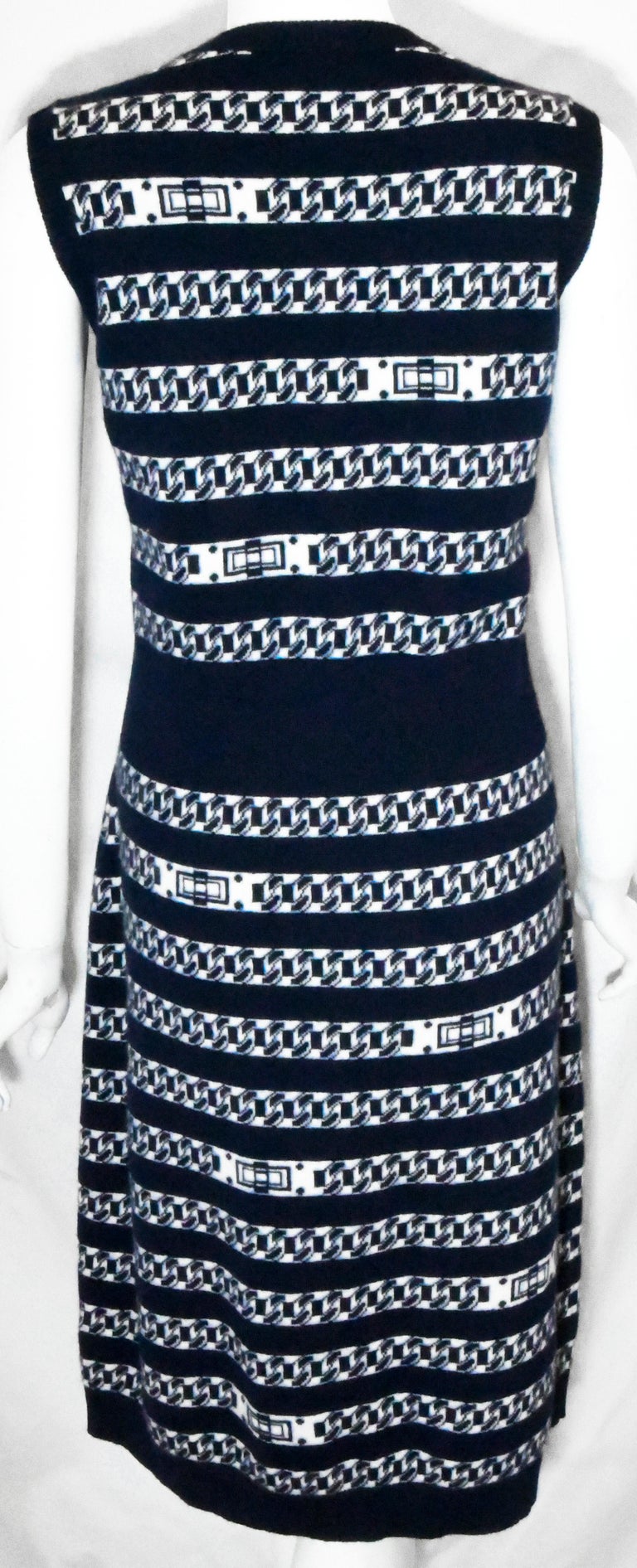 Chanel Navy and White Cashmere Sleeveless Intarsia Chain Link Pattern ...
