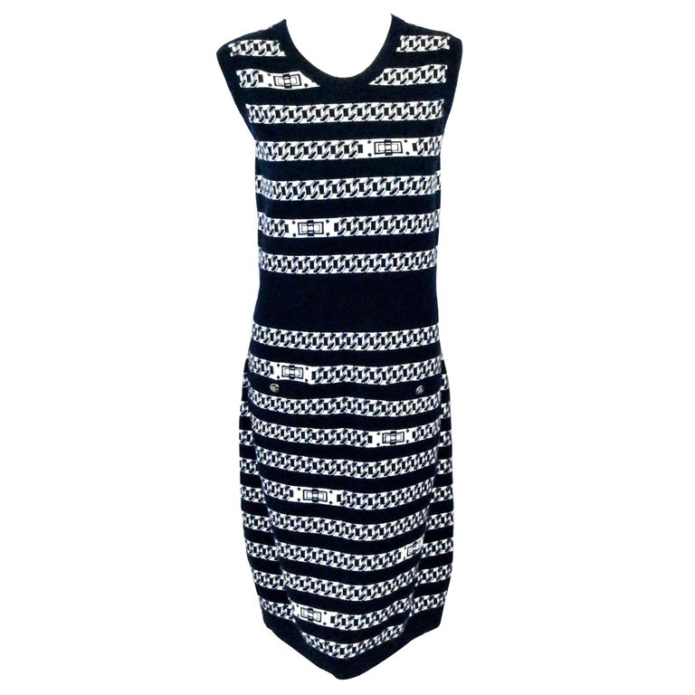 Chanel Navy and White Cashmere Sleeveless Intarsia Chain Link Pattern ...