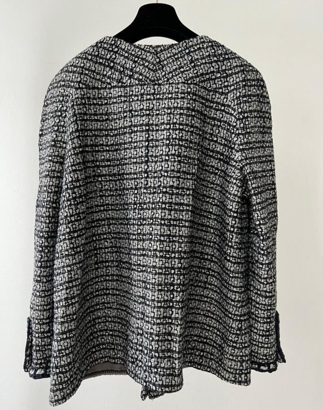 Chanel New CC Chain Link Buttons Tweed Jacket For Sale at 1stDibs