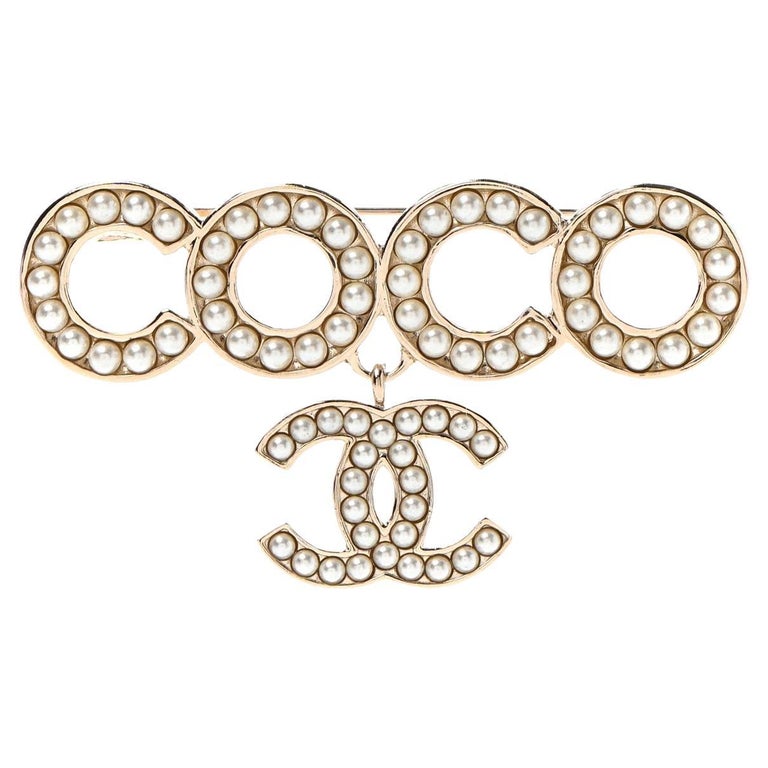 CHANEL NEW CC Faux Pearl Gold Metal Coco Lapel Brooch For Sale at 1stDibs