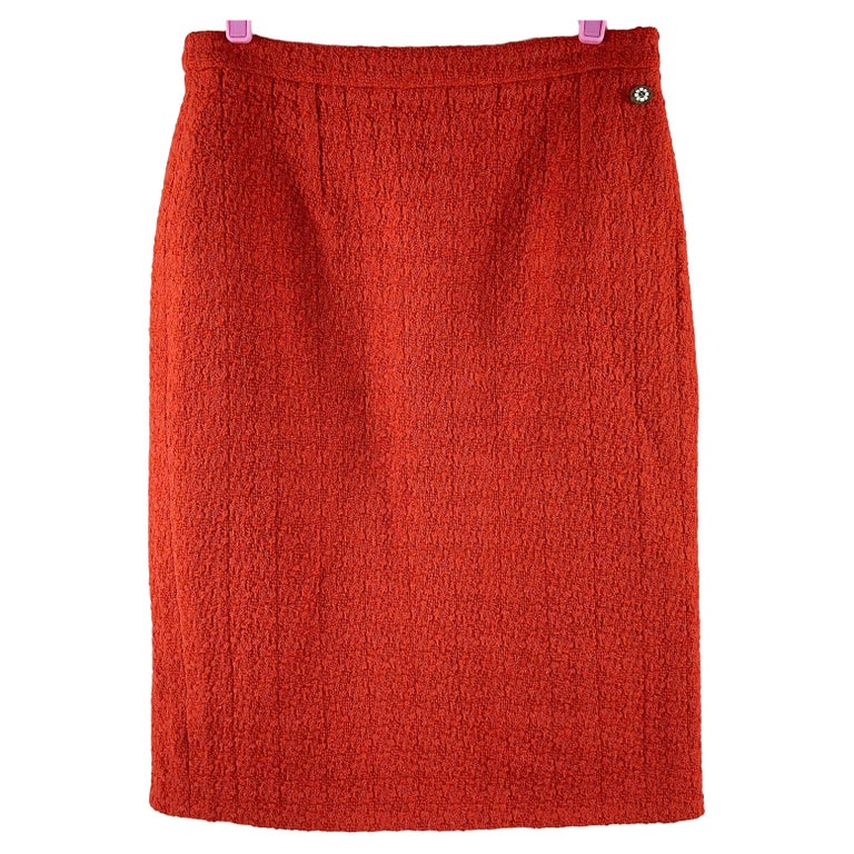 CHANEL Jupe fourreau midi en tweed 19 carats orange foncé avec ...
