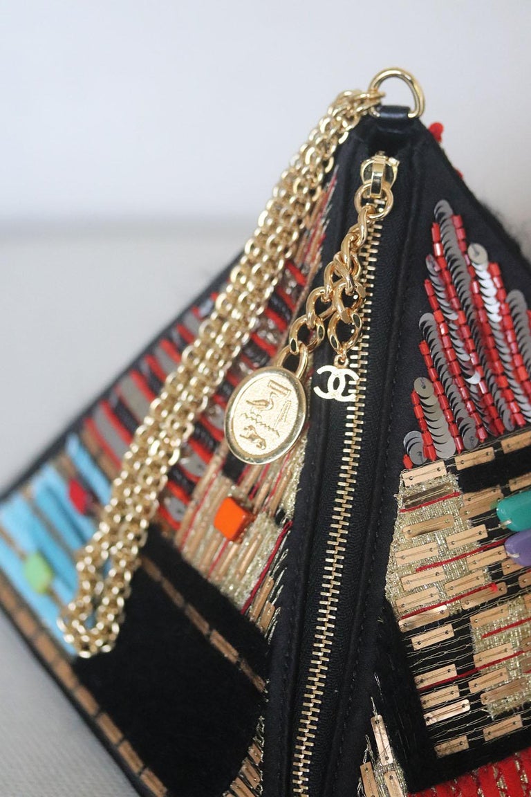 Chanel Paris-New York 2019 PVC, Glass and Lambskin Pyramid Bag at ...