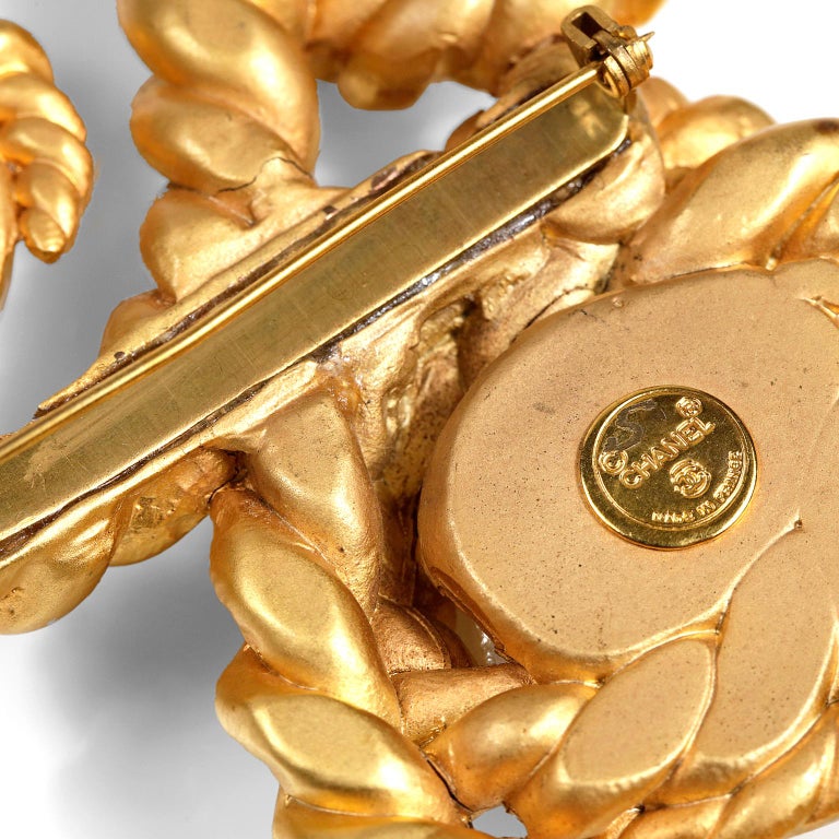 Chanel Pearl and Gold Swirling Rope Pin at 1stDibs | chanel pearl pin