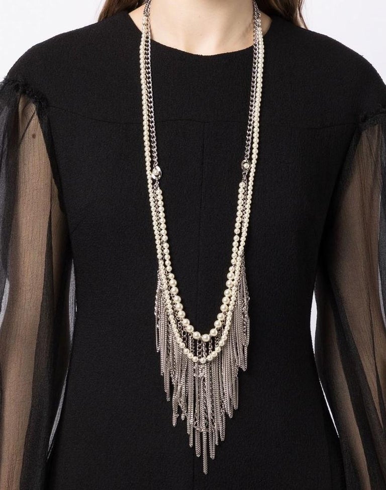 Chanel Pearl Chained Necklace For Sale at 1stDibs