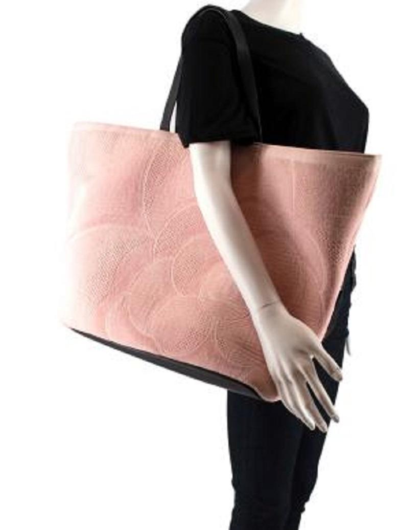 Chanel Pink Terry Camellia Beach Tote For Sale at 1stDibs | chanel ...