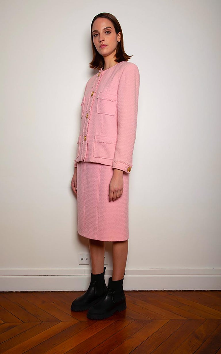 Chanel Pink Tweed Suit 1995 at 1stDibs | pink tweed suit set, pink ...