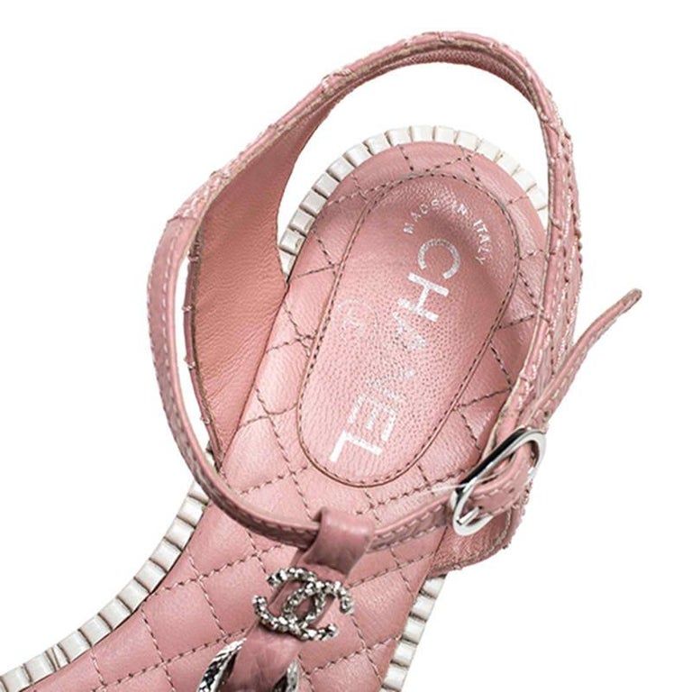 Chanel Pink/White Quilted Leather Chain Link Thong Flat Sandals Size 41 ...