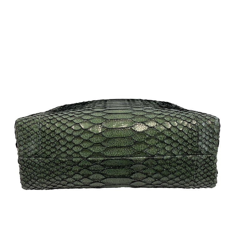 CHANEL - Python Snakeskin Green CC Kiss lock Shoulder Bag / Crossbody ...