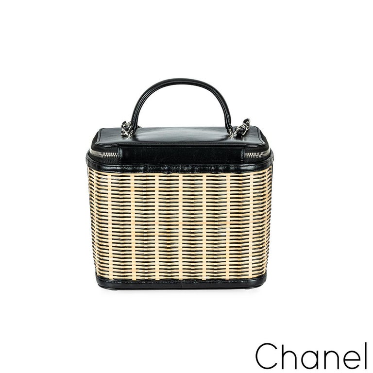 Chanel Raffia Rattan and Calfskin Vanity Case Bag For Sale at 1stDibs