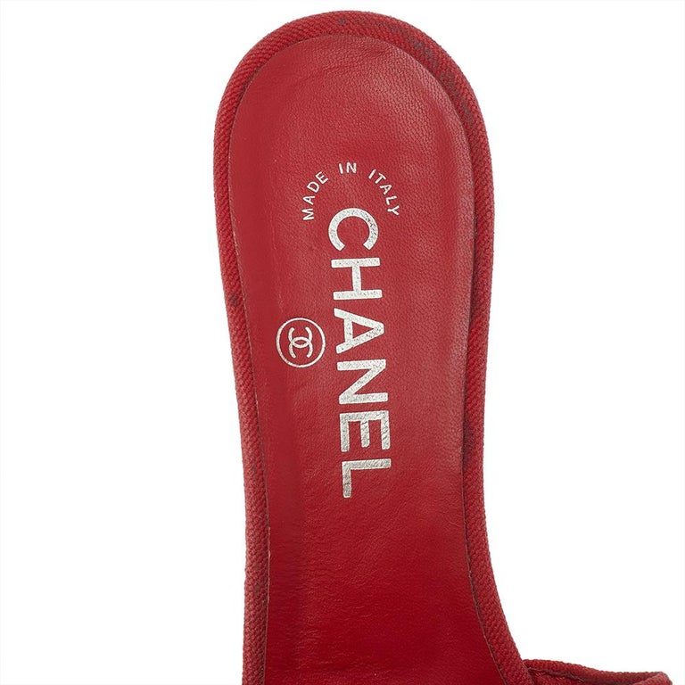 Chanel Red Canvas CC Wedge Slide Sandals Size 38.5 For Sale at 1stDibs