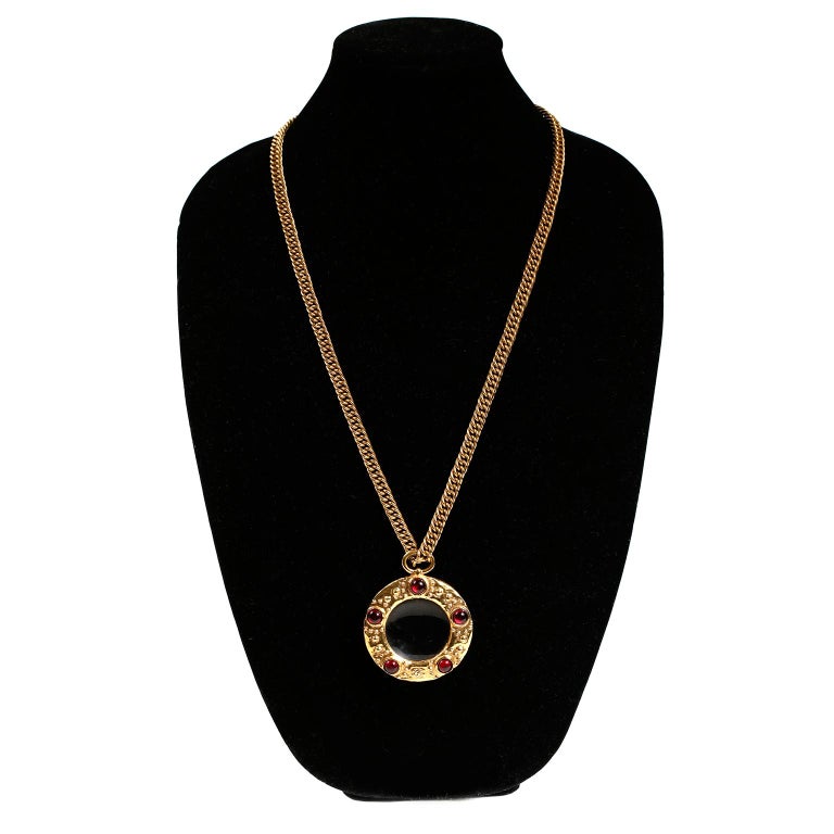Chanel Red Gripoix Magnifier Monocle Necklace For Sale at 1stDibs | red ...