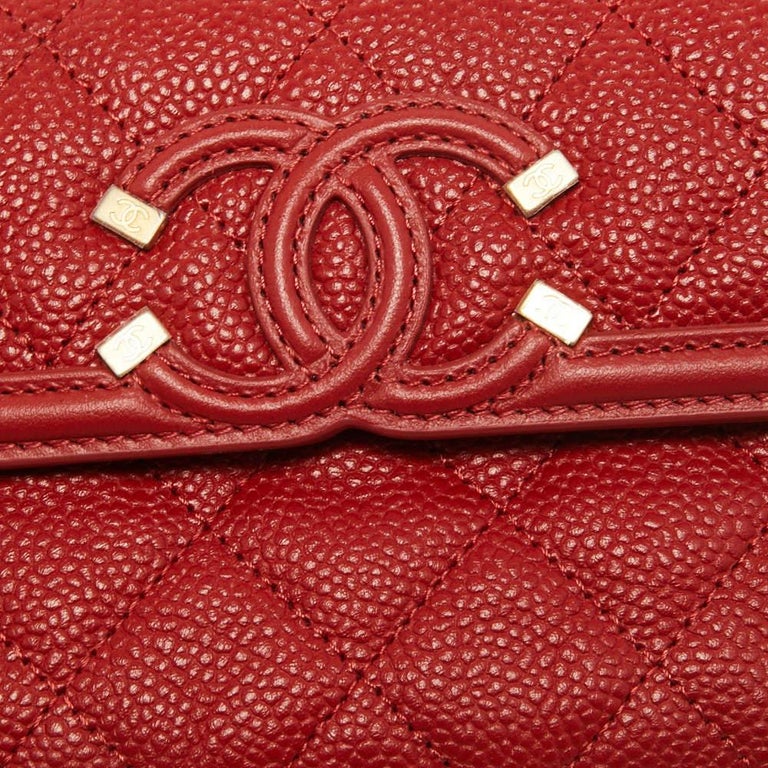 Chanel Red Quilted Caviar Leather Filigree Wallet For Sale at 1stDibs