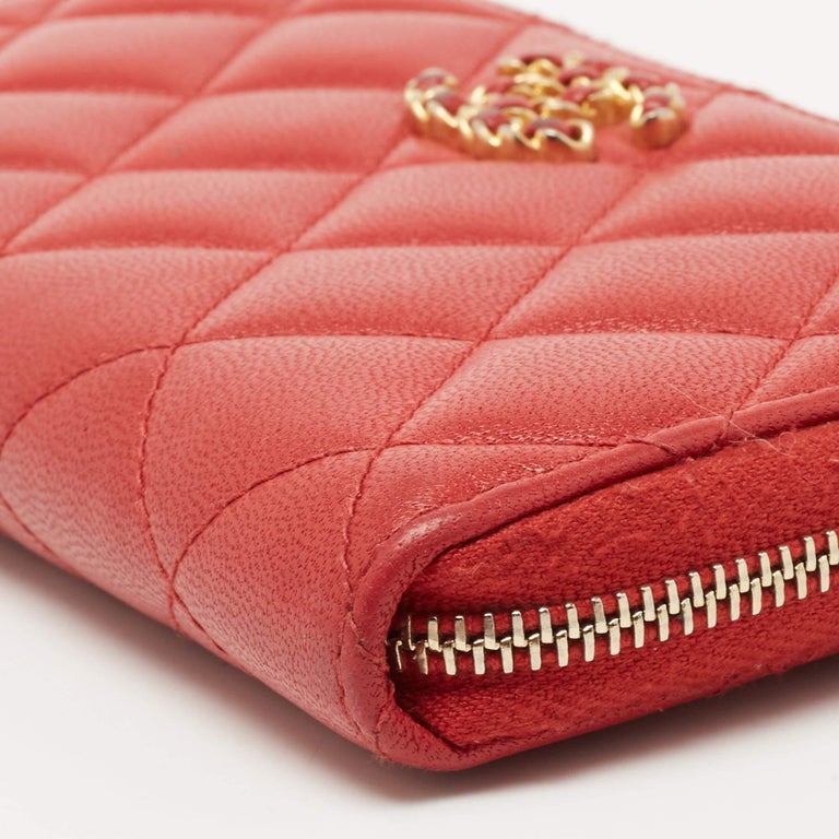 Chanel Red Quilted Leather 19 Zipped Wallet For Sale at 1stDibs