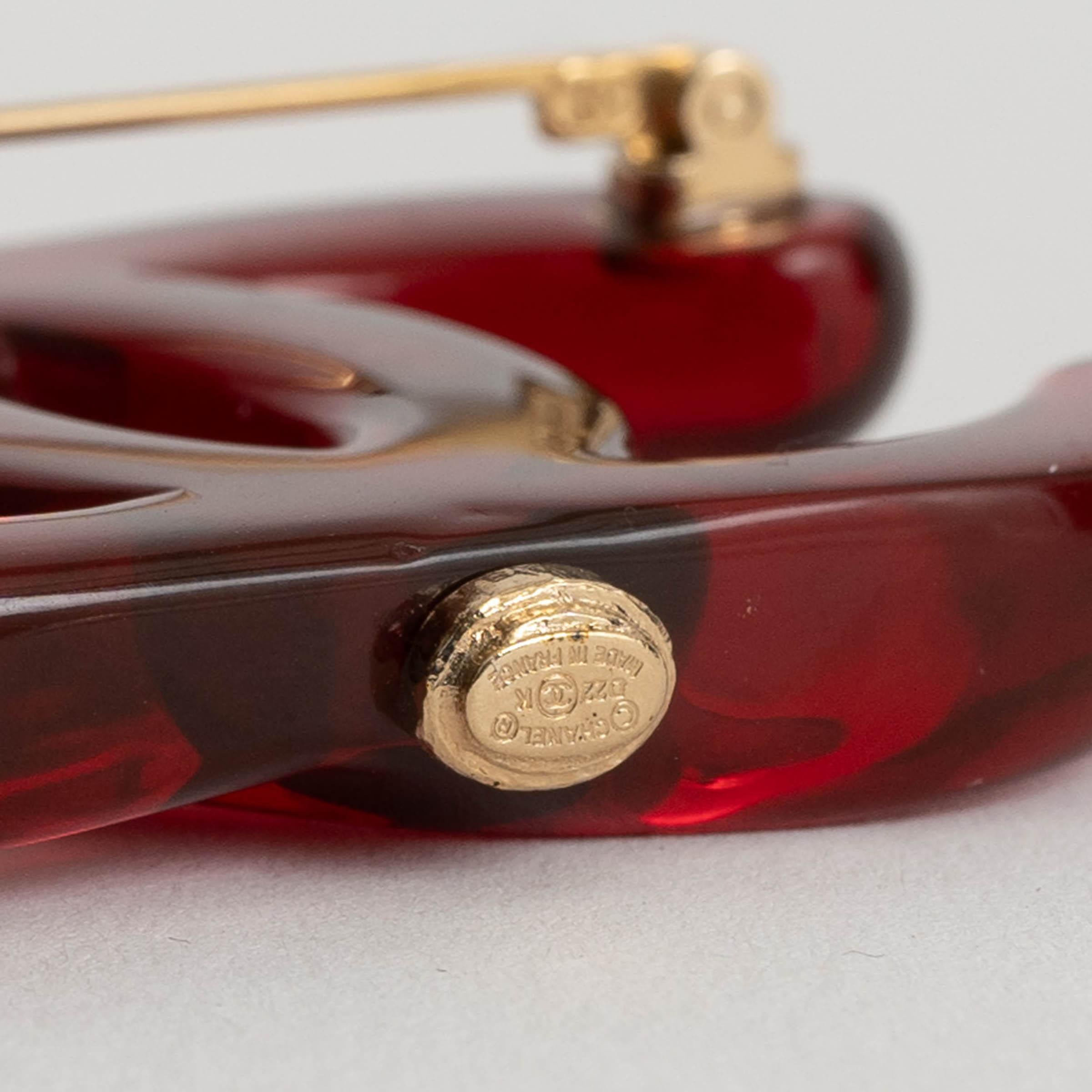 CHANEL red resin 22K LARGE CC Brooch For Sale at 1stDibs