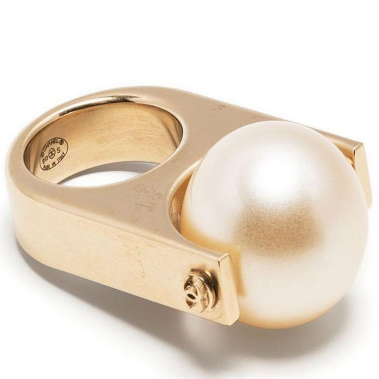 Chanel Rotating faux Pearl Ring For Sale at 1stDibs