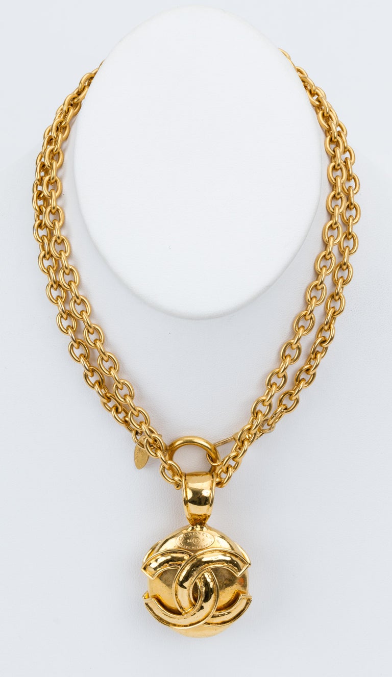 Chanel Round Logo CC Pendant Necklace at 1stDibs