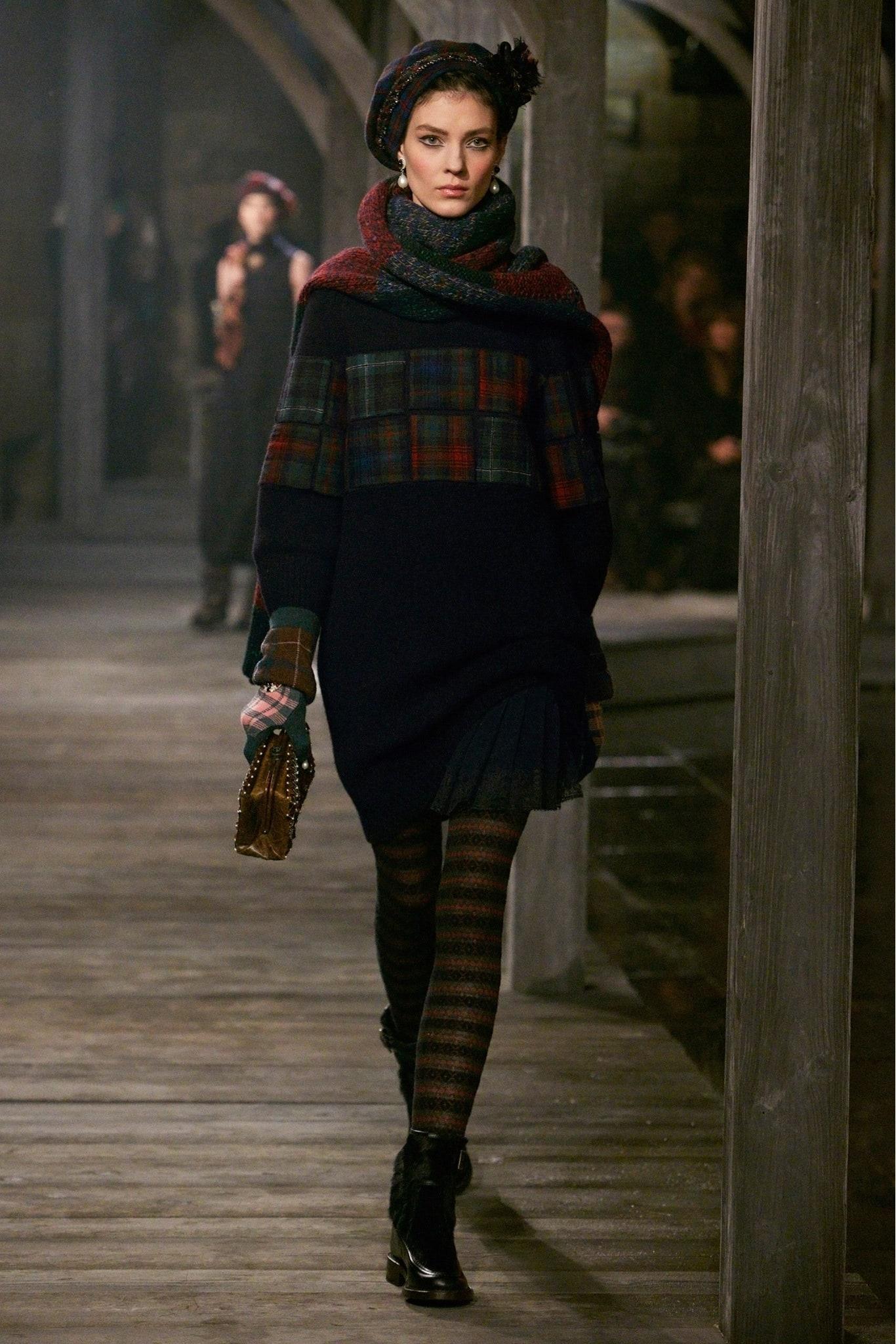 Chanel Runway Paris / Edinburgh Silk and Lace Shorts For Sale at 1stDibs