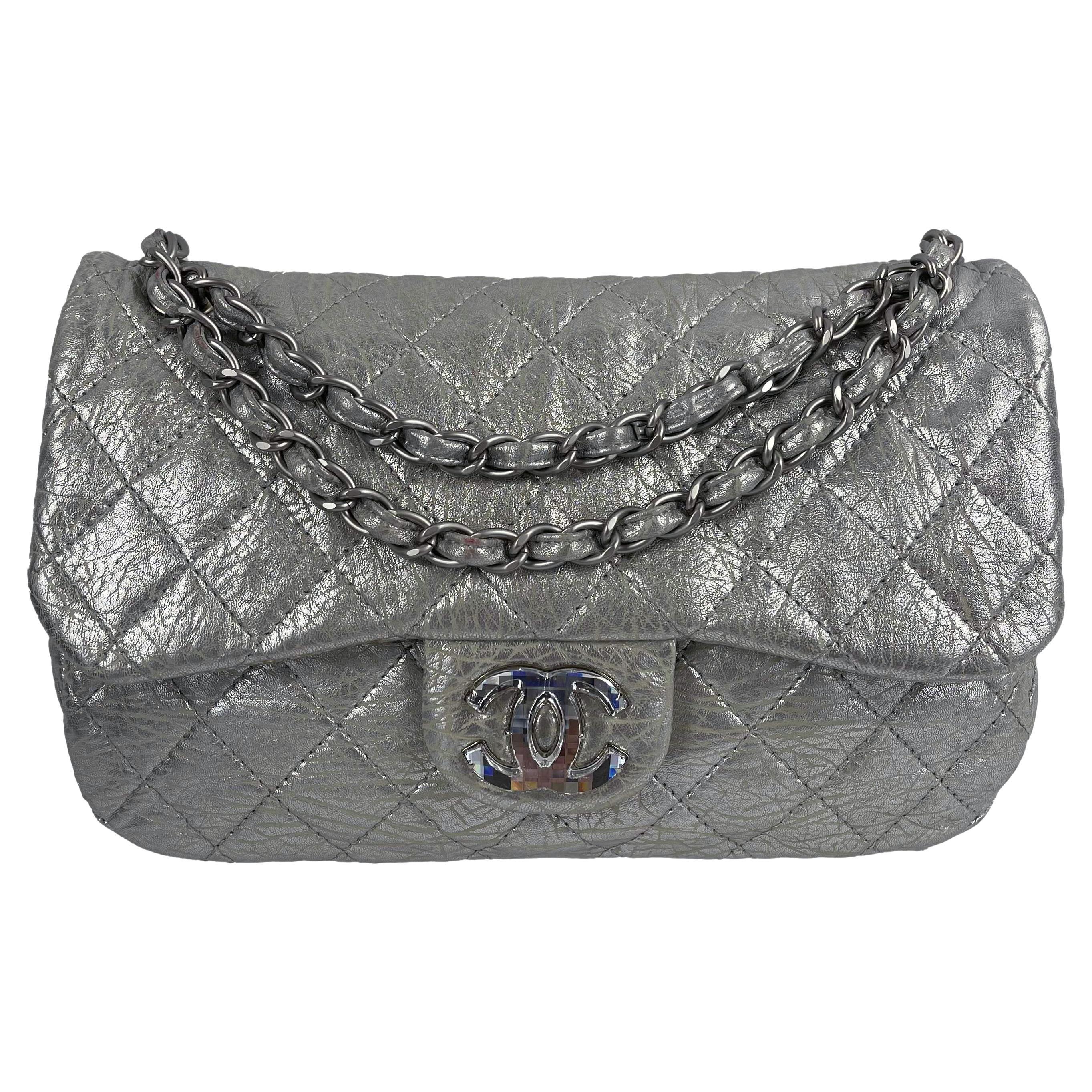 Chanel Classic 25cm shoulder bag in grey quilted wool and silver ...