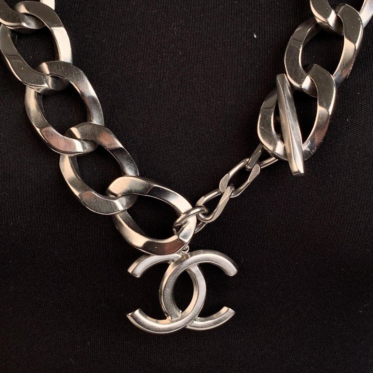Chanel Silver Metal Chunky Chain Necklace with CC Logo For Sale at 1stDibs