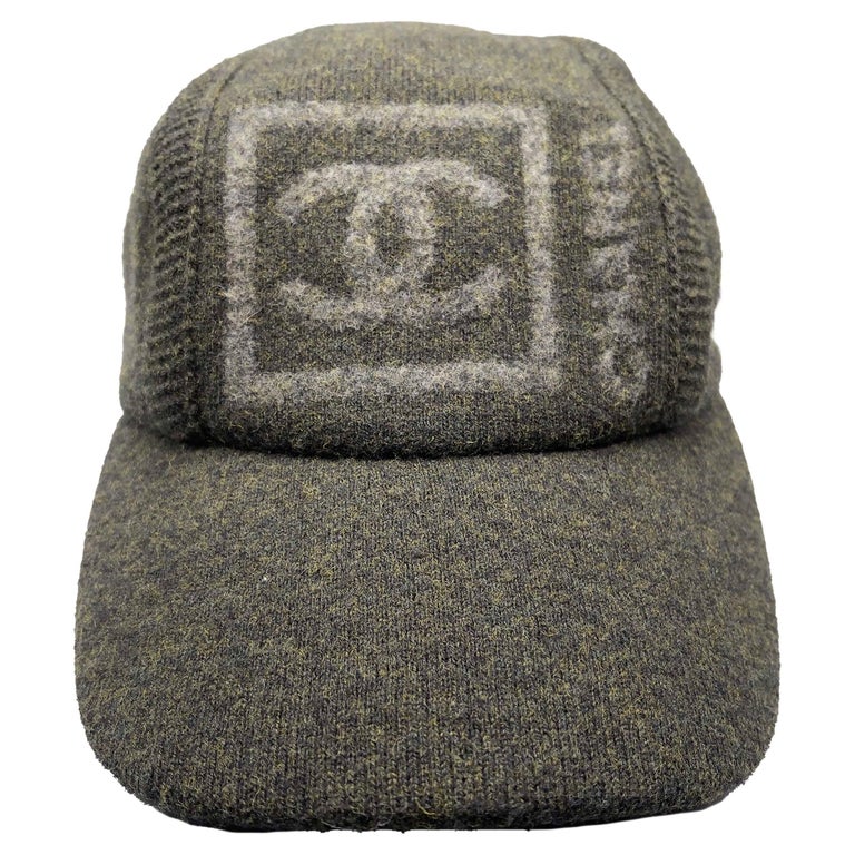 CHANEL Sport - Chapeau en cachemire kaki avec logo CC / « Chanel » sur ...