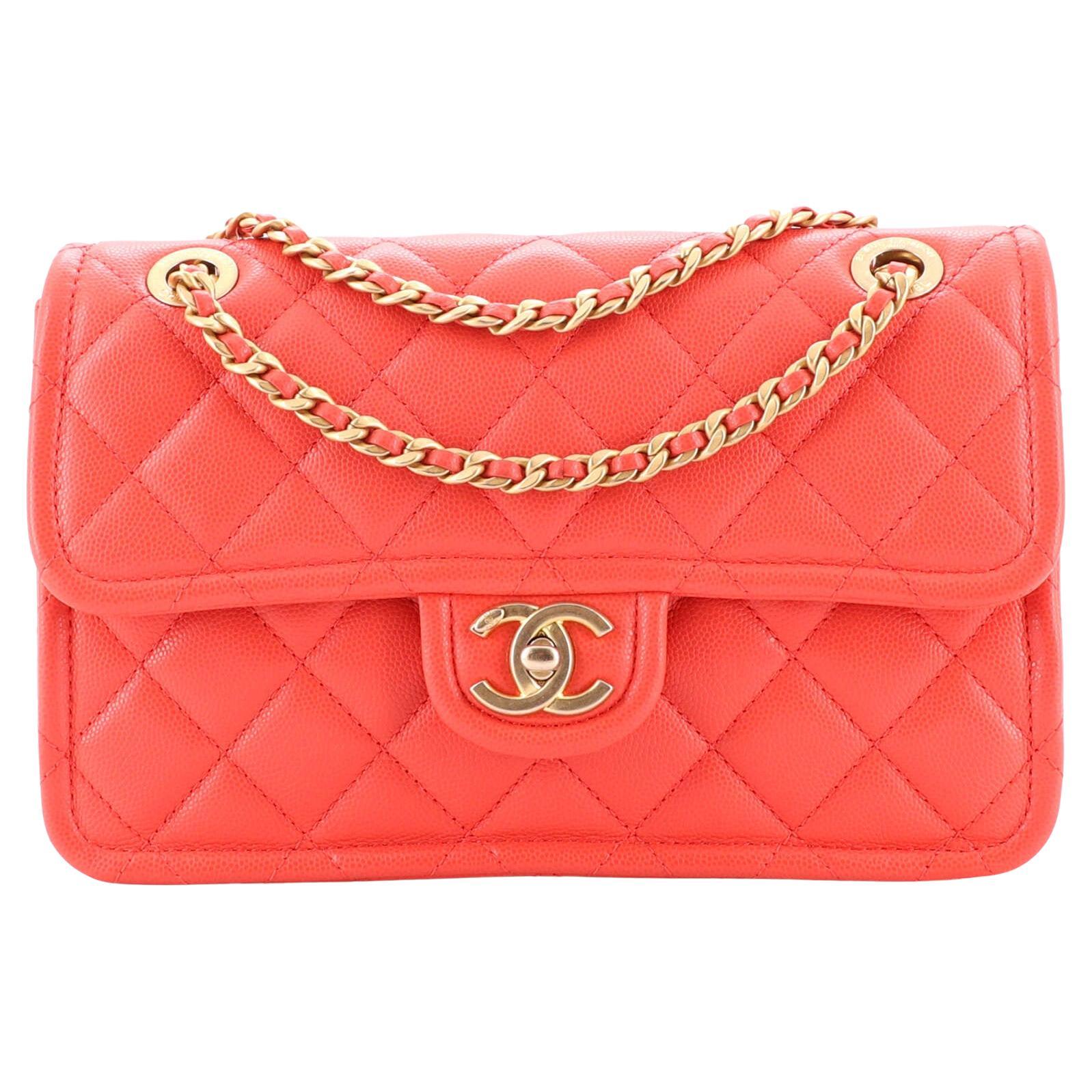 Chanel Classic Flap Medium Caviar Gold Hardware - 31 For Sale on 1stDibs