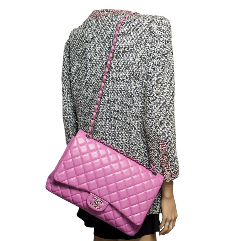 Chanel Timeless Maxi Jumbo single flap handbag in black quilted patent ...