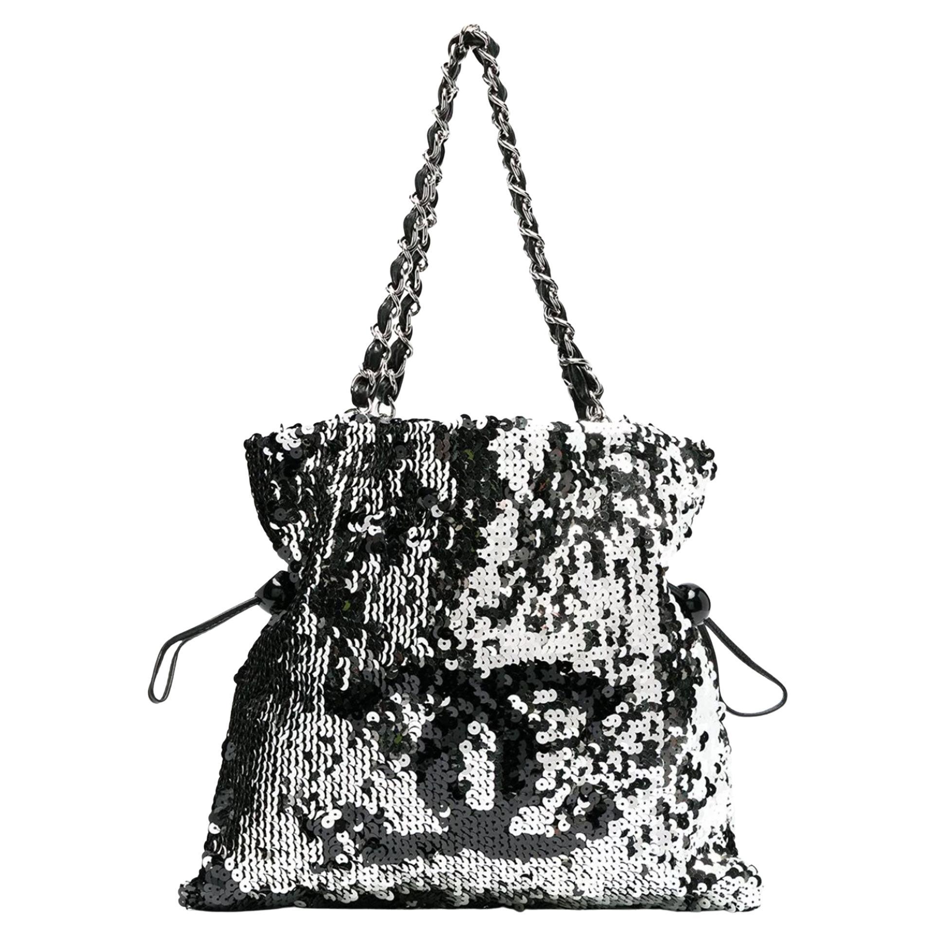 Chanel Brown Raffia Shoulder Tote For Sale at 1stDibs