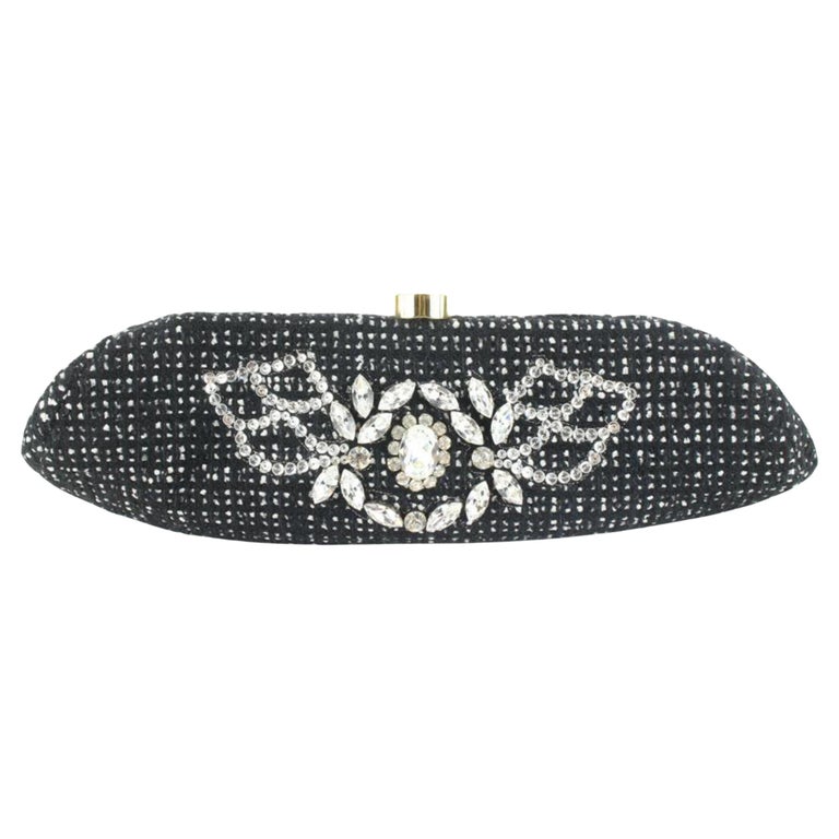 Chanel Tweed x Crystal CC Clutch 1cc78a For Sale at 1stDibs