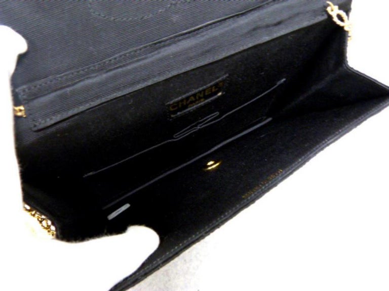 Chanel Two-tone Cc Logo Paris Edition Flap 224337 Black Quilted Satin ...