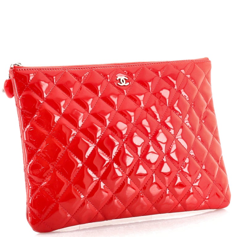 Chanel Valentine Hearts O Case Clutch Quilted Patent Medium For Sale at ...