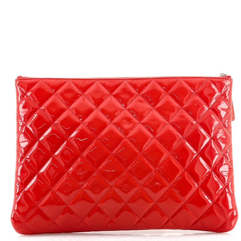 Chanel Valentine Hearts O Case Clutch Quilted Patent Medium For Sale at ...