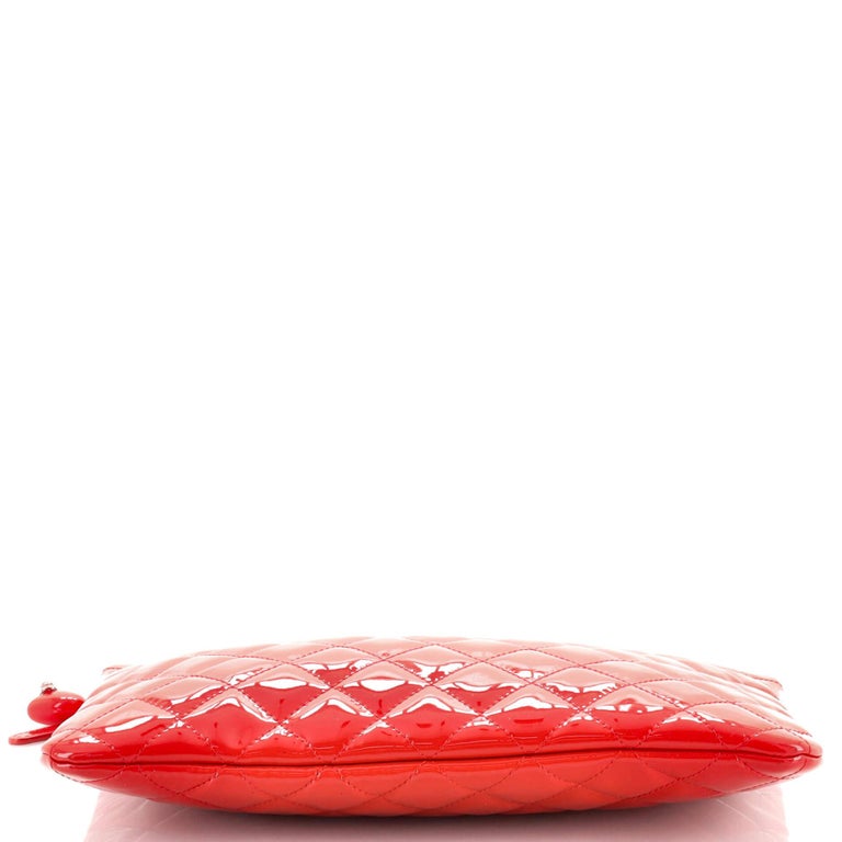 Chanel Valentine Hearts O Case Clutch Quilted Patent Medium For Sale at ...