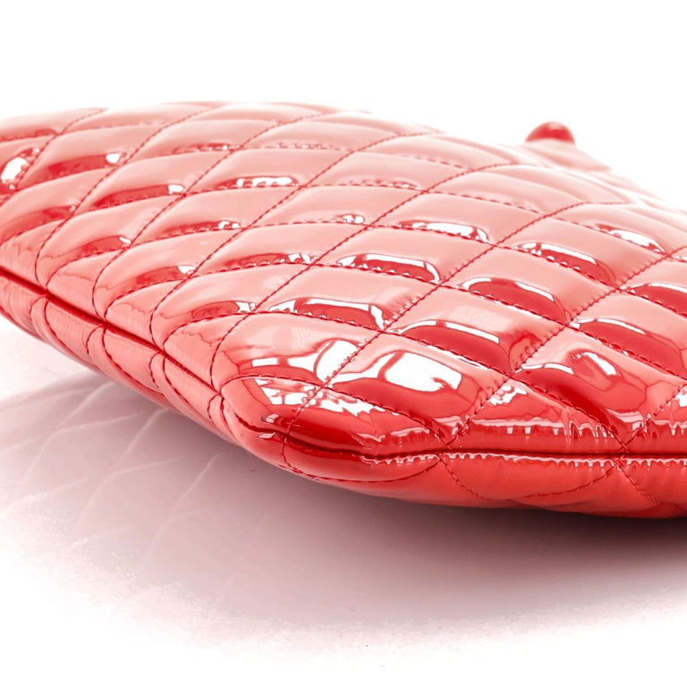 Chanel Valentine Hearts O Case Clutch Quilted Patent Medium For Sale at ...