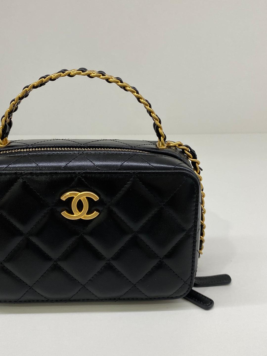 Chanel Vanity Case with Chain Detail Black For Sale at 1stDibs
