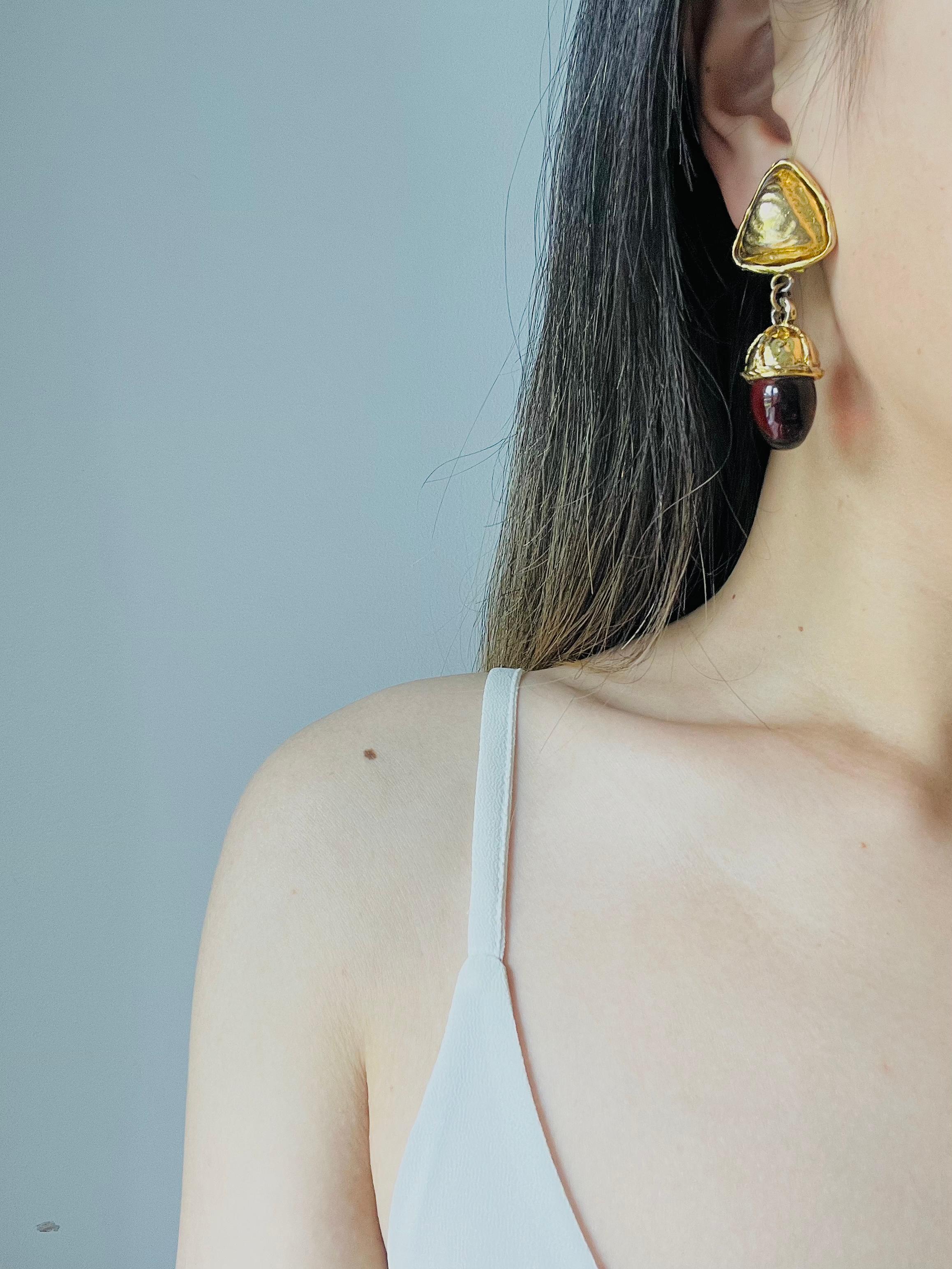 Chanel Vintage 1970 Gripoix Ruby Pine Cone Cabochon Triangle Drop Clip Earrings For Sale at 1stDibs