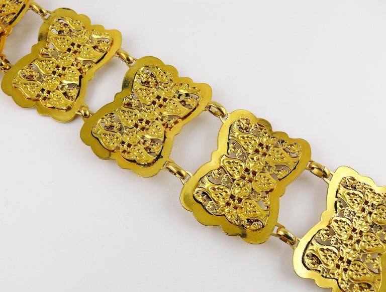 Chanel Vintage 1988 Gold Toned Filigree Camelia Belt For Sale at ...