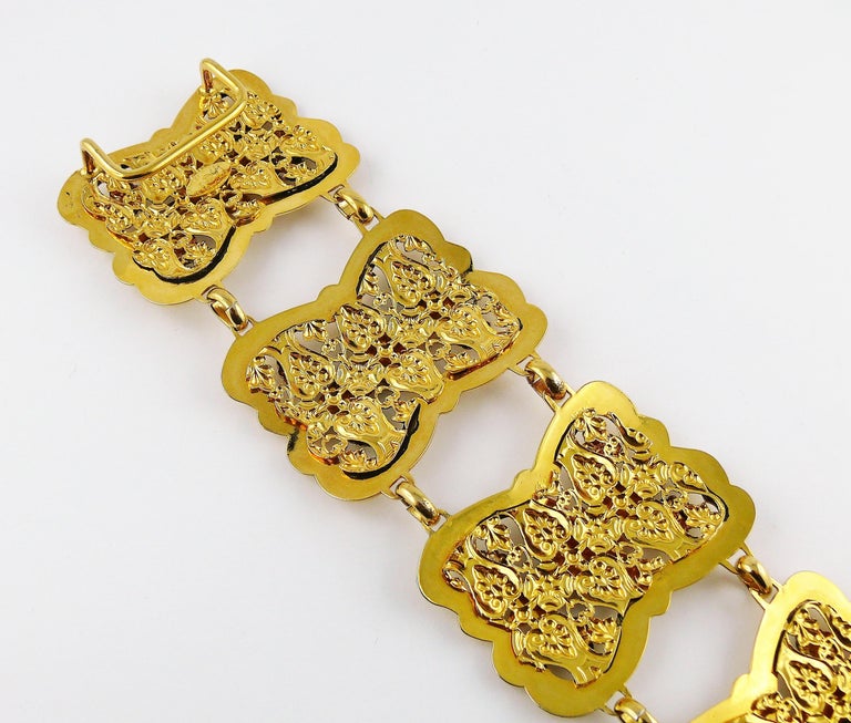Chanel Vintage 1988 Gold Toned Filigree Camelia Belt For Sale at ...