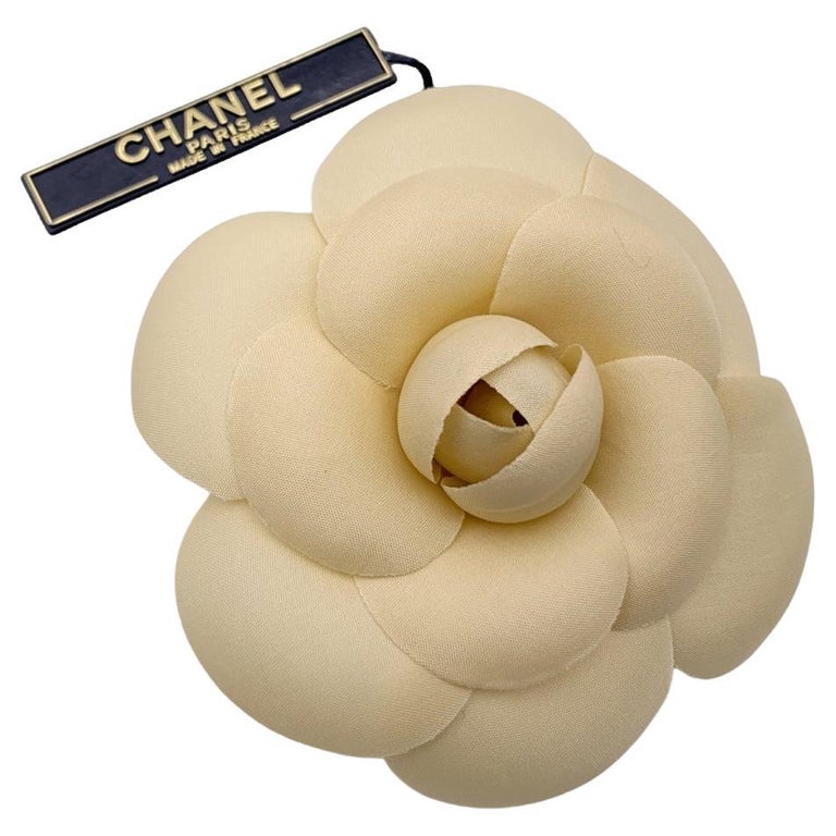Chanel Vintage Beige Fabric Flower Camellia Camelia Pin Brooch For Sale ...