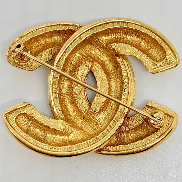 CHANEL Vintage CC Pin Brooch With Quilted Effect at 1stDibs