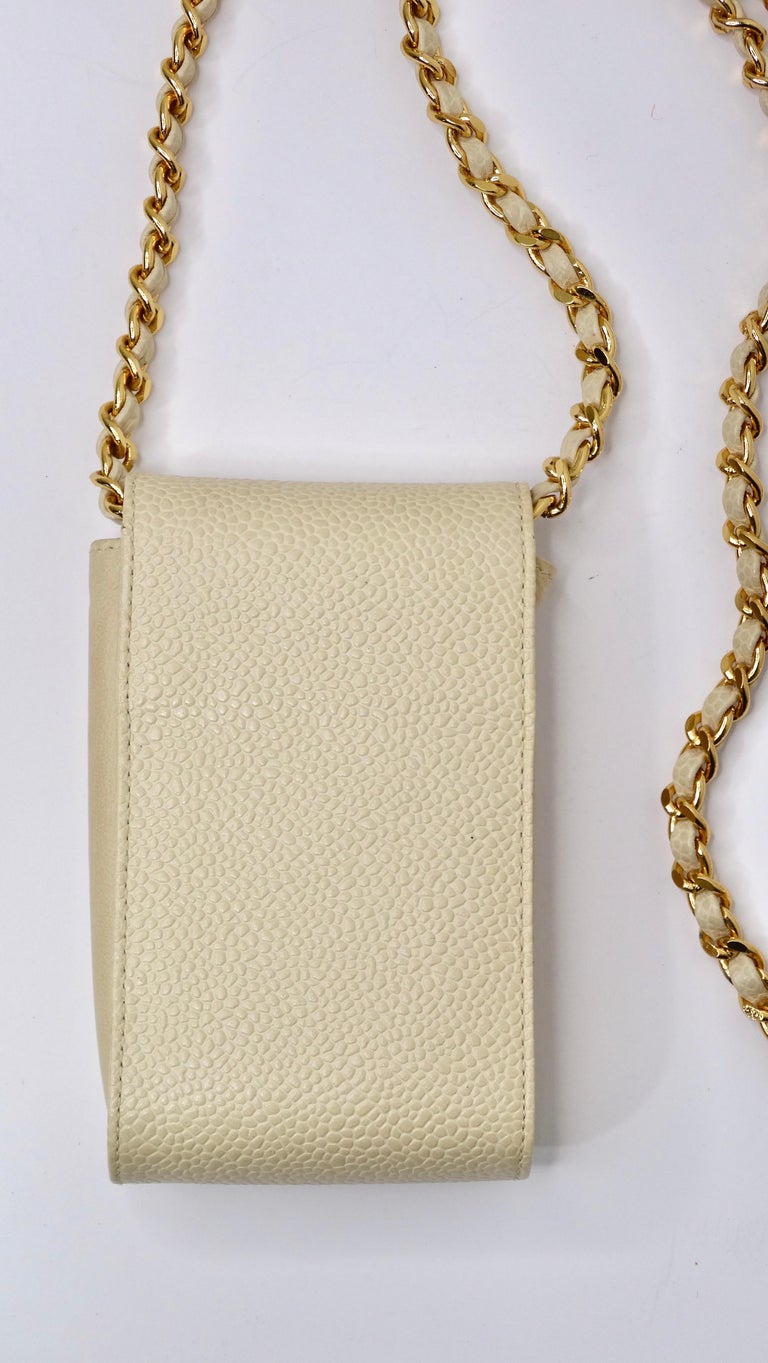 Chanel Vintage Cream Caviar Leather Chain Pouch For Sale at 1stDibs